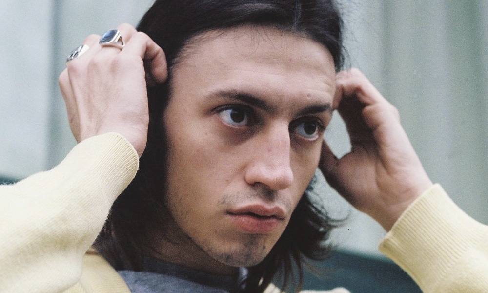 Quand Roméo Elvis et sa soeur Angèle font des batailles de streams