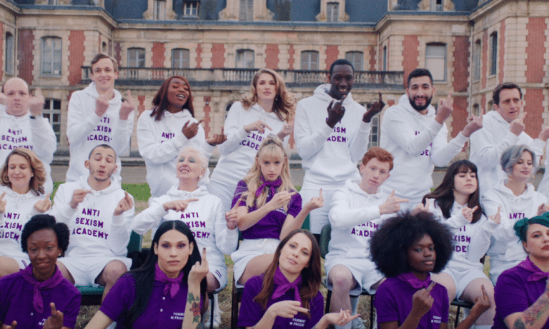 Que représente vraiment "Balance ton quoi", l'ode féministe d'Angèle